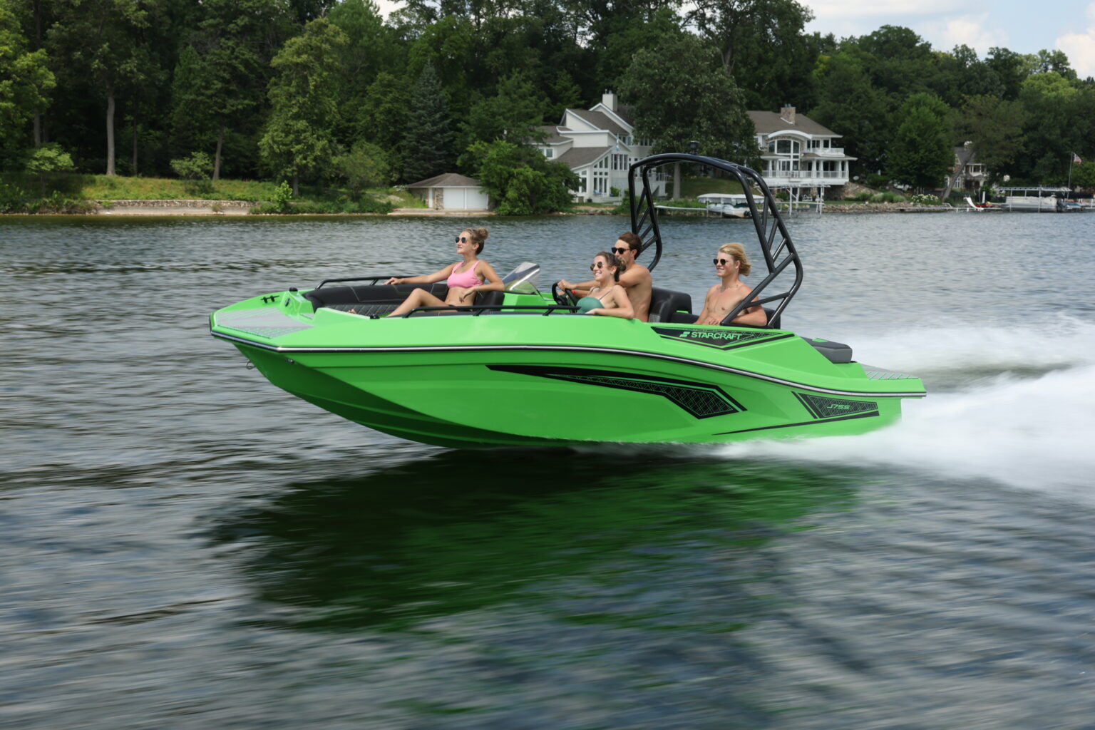 SVX IO 210 - Best Family Deckboat - Starcraft Marine